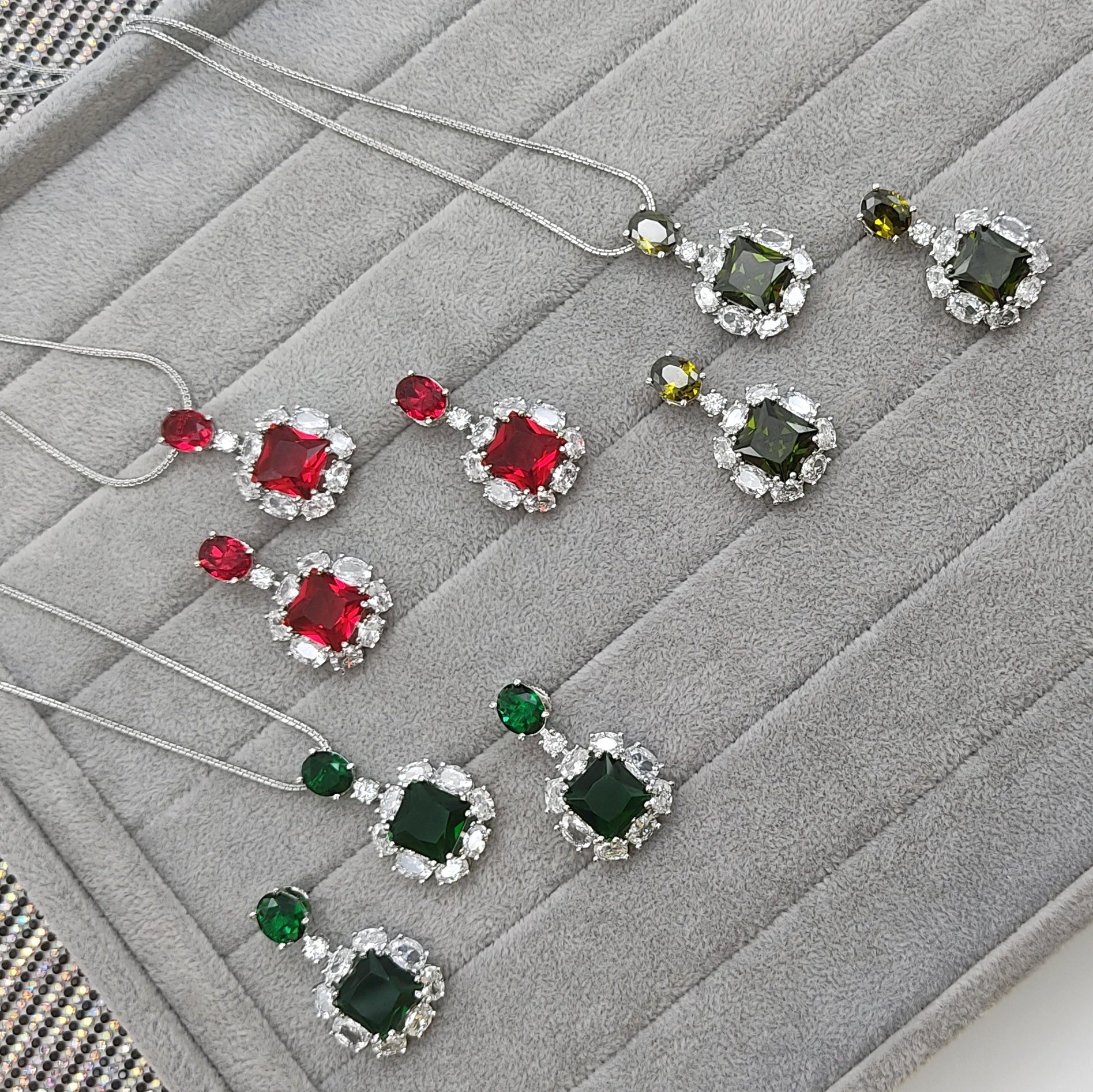 Diamond Quadrangle Pendant – HEER DESIGNS